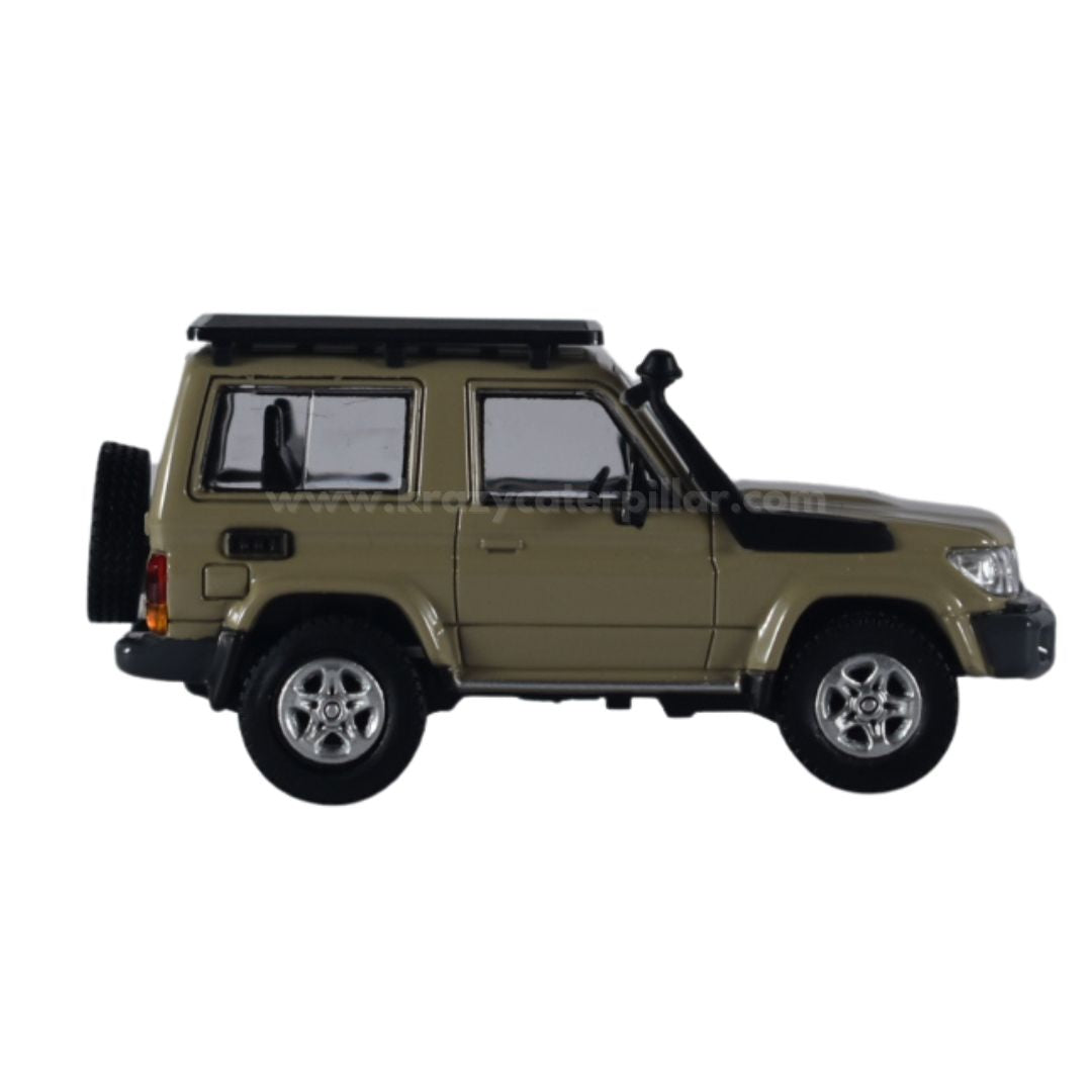 Para64 2014 Toyota Land Cruiser 71 Sandy Toupe - 1:64 Die-Cast Scale M ...